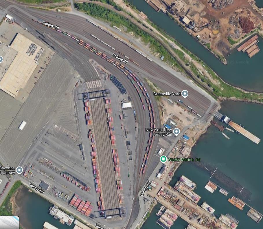 Track layout for sidings and port entry - Model Railroader - Trains.com ...