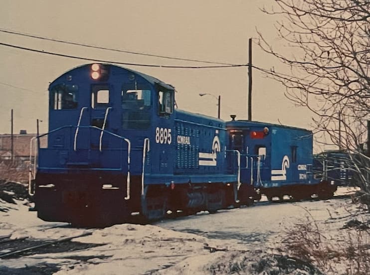 Requesting help identifying 1980's Conrail Transfer Caboose - Prototype ...