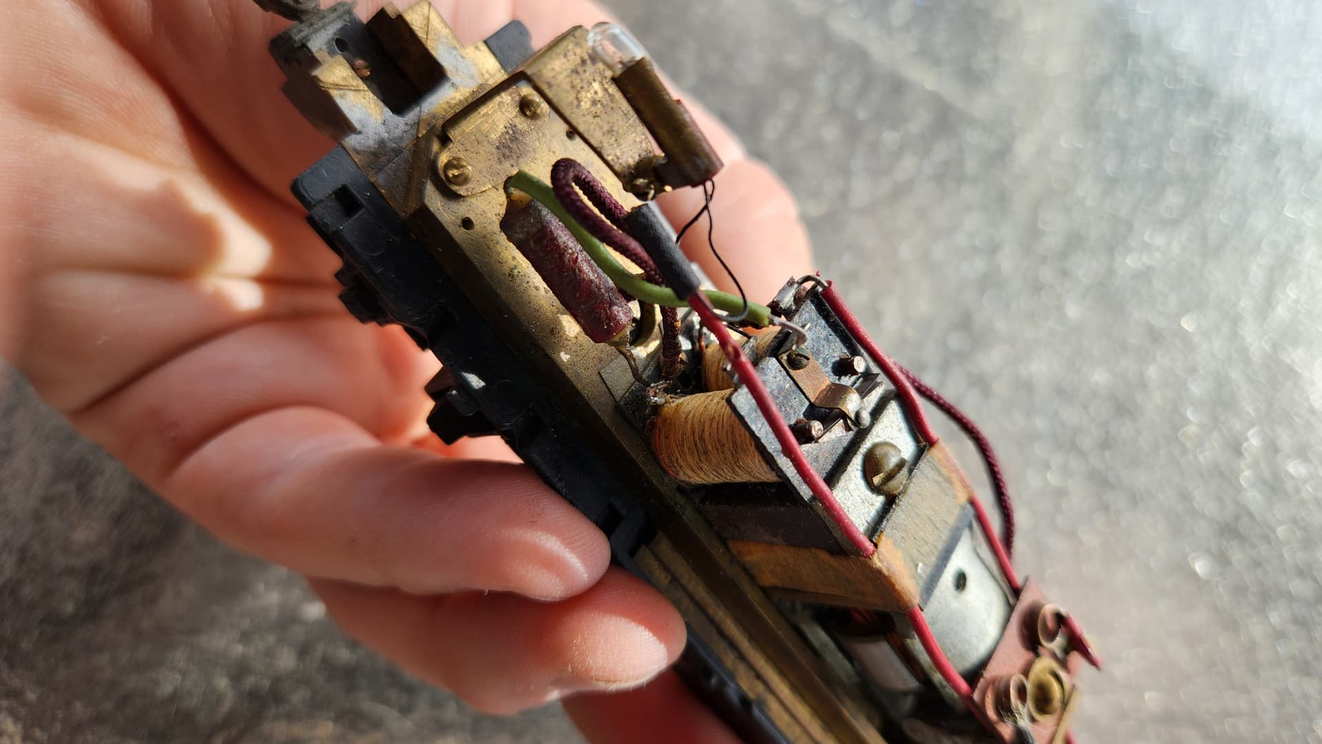 Need help identifying this brand of train and why it has some equipment ...