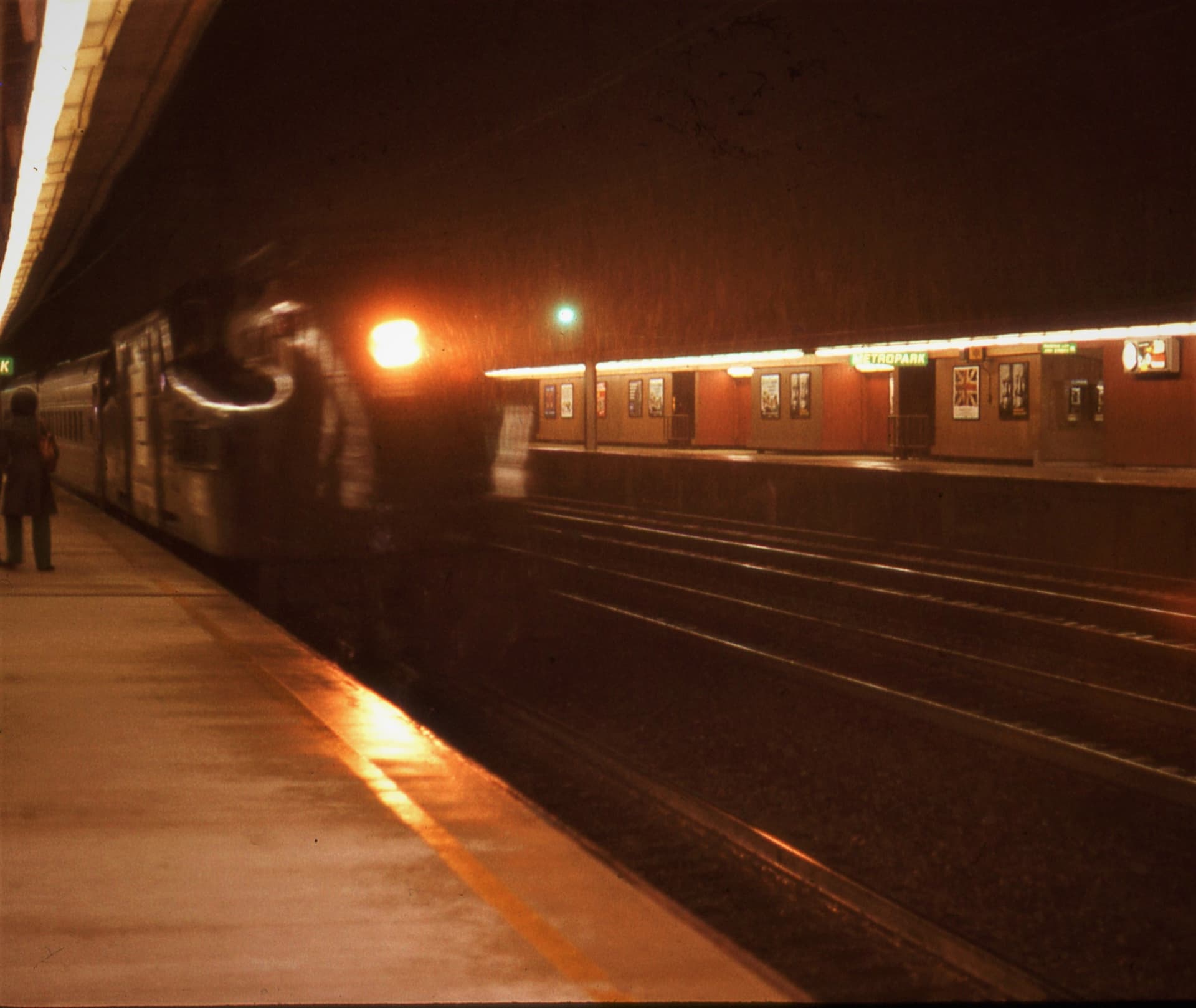 Early Amtrak on the NEC in New Jersey - Classic Trains General ...