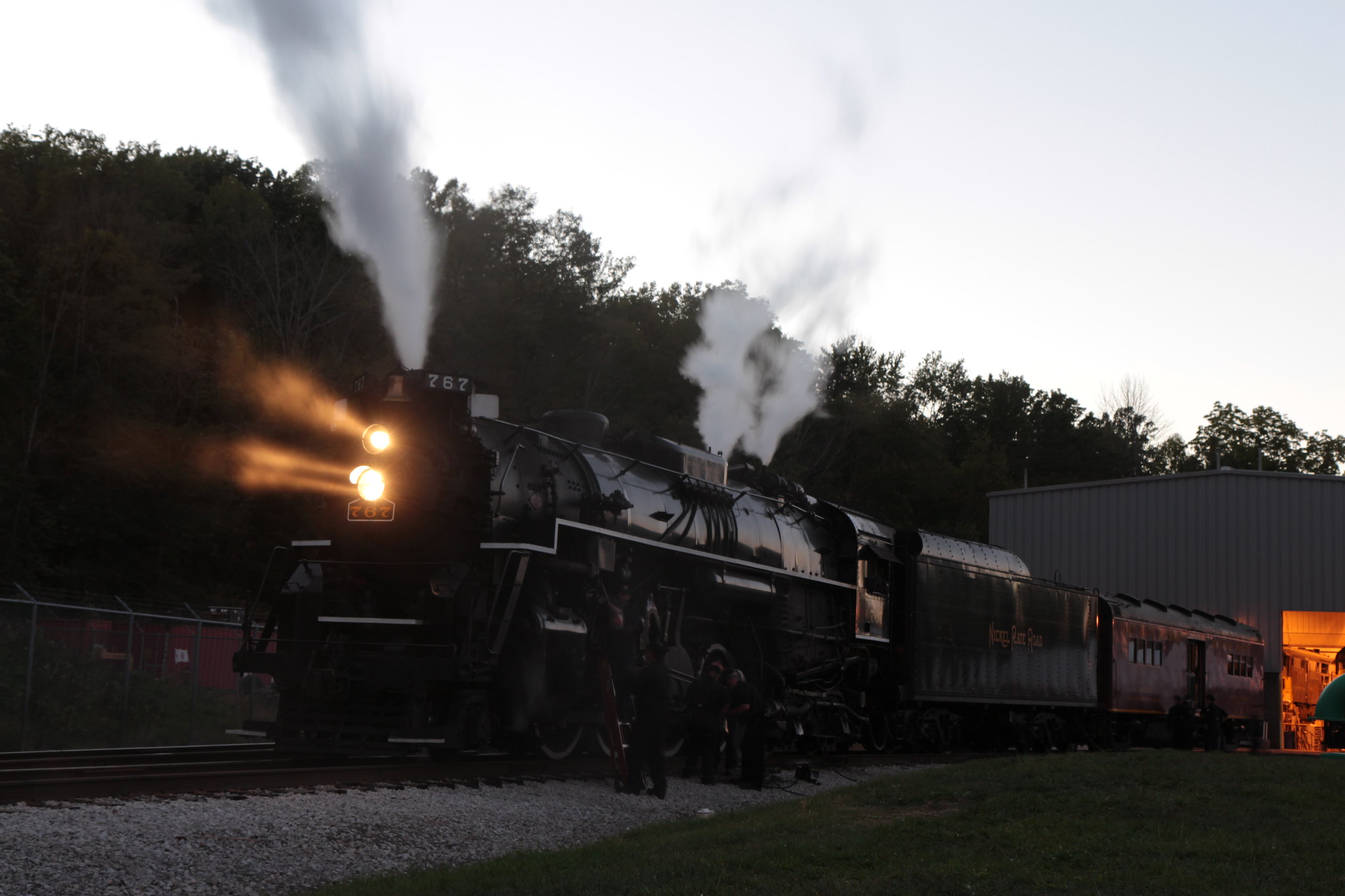 Dual Headlights - Prototype information for the modeler - Trains.com Forums