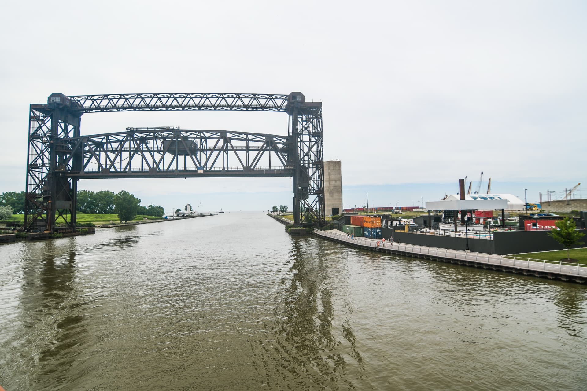 "Low bridge: everybody down!" - Trains Magazine - Trains.com Forums