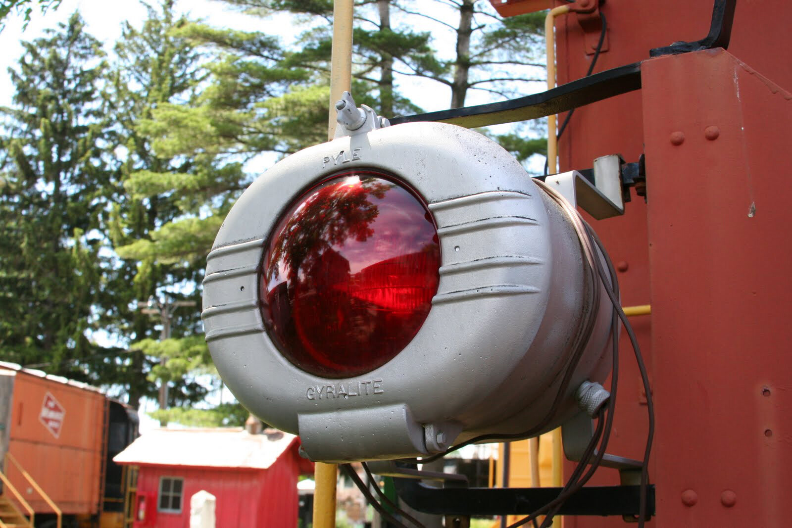 Dual Headlights - Prototype information for the modeler - Trains.com Forums